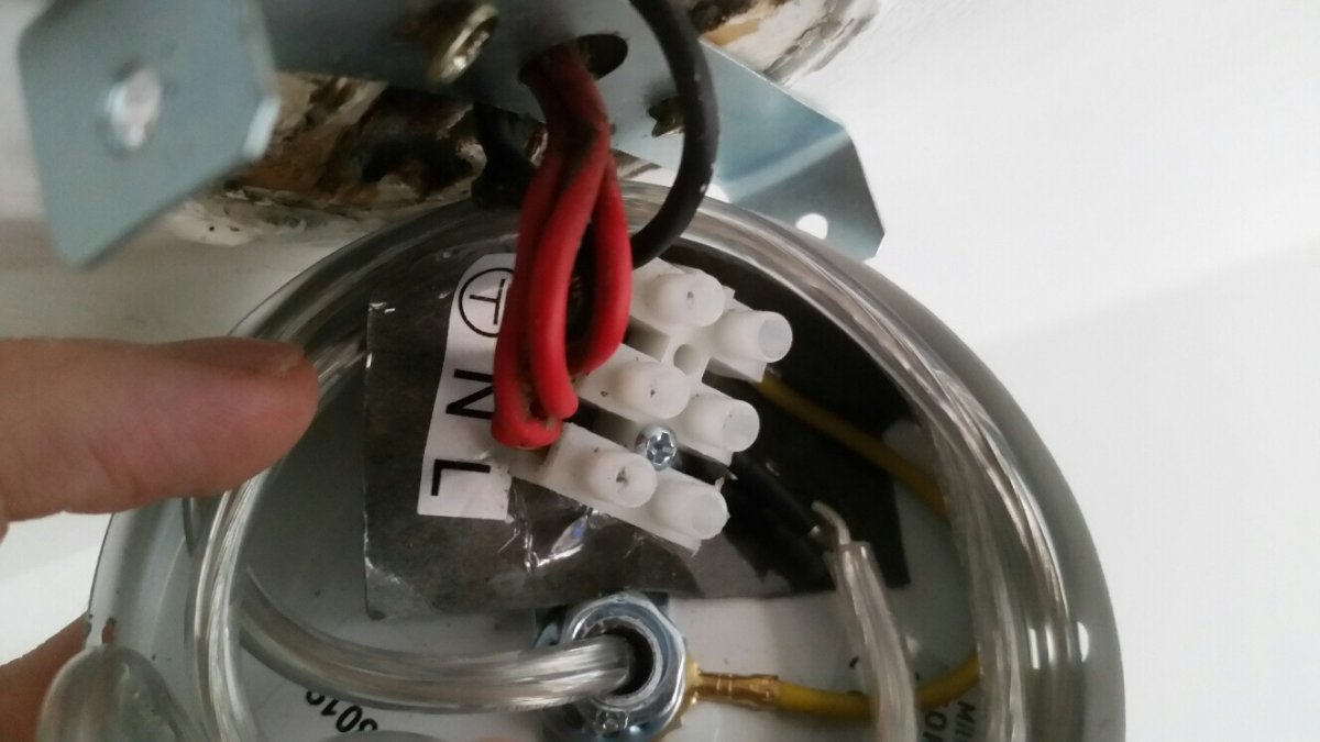 New light fitting always on... | DIYnot Forums