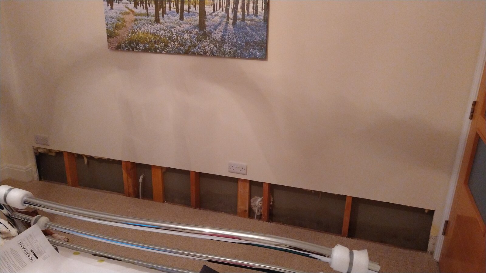 Mystery water damage/damp in bedroom | DIYnot Forums