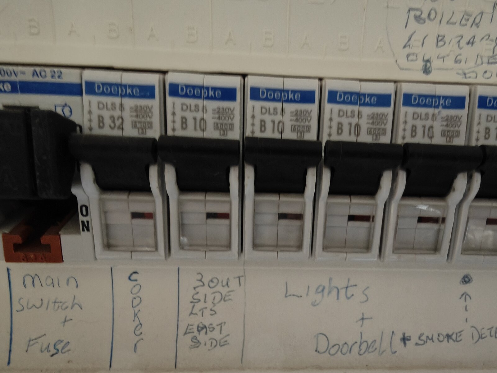 Cable size outdoor LED flood | DIYnot Forums