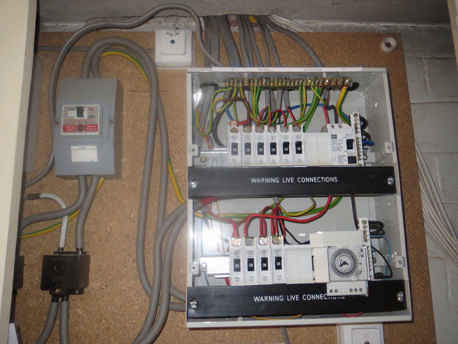 Modern MK RCBOs in old (1986 vintage) Sentry Consumer Unit | DIYnot Forums