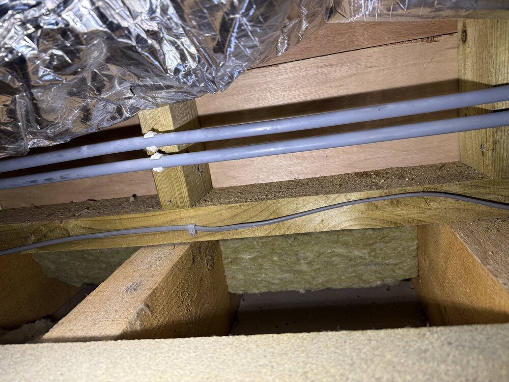 Running cable behind stud wall | DIYnot Forums