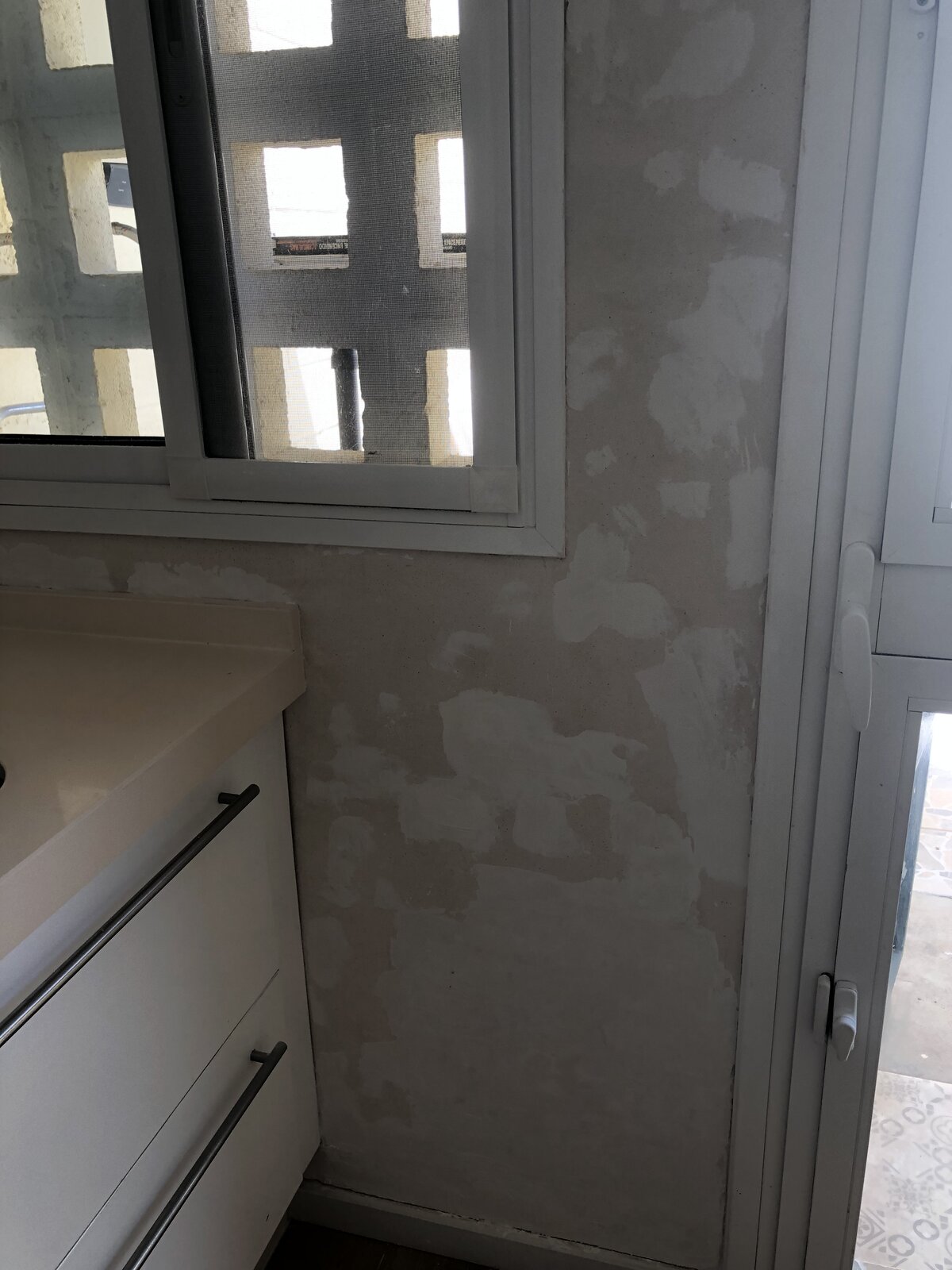 Patchy coverage on repaired plaster wall | DIYnot Forums