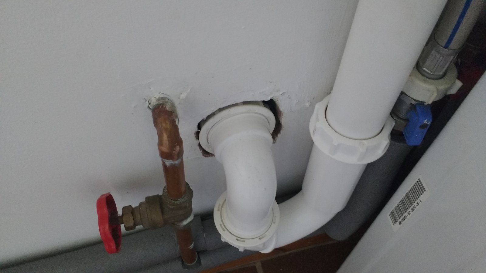 Can I fit a P trap outside? | DIYnot Forums