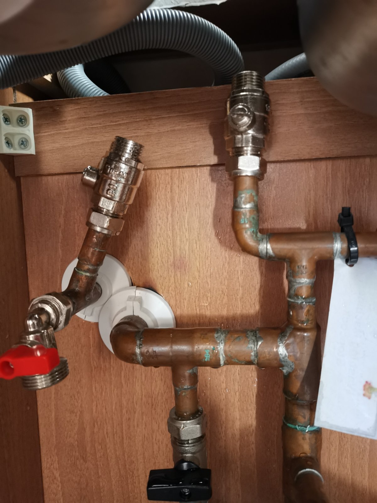 Connecting tap tails to isolation valve | DIYnot Forums