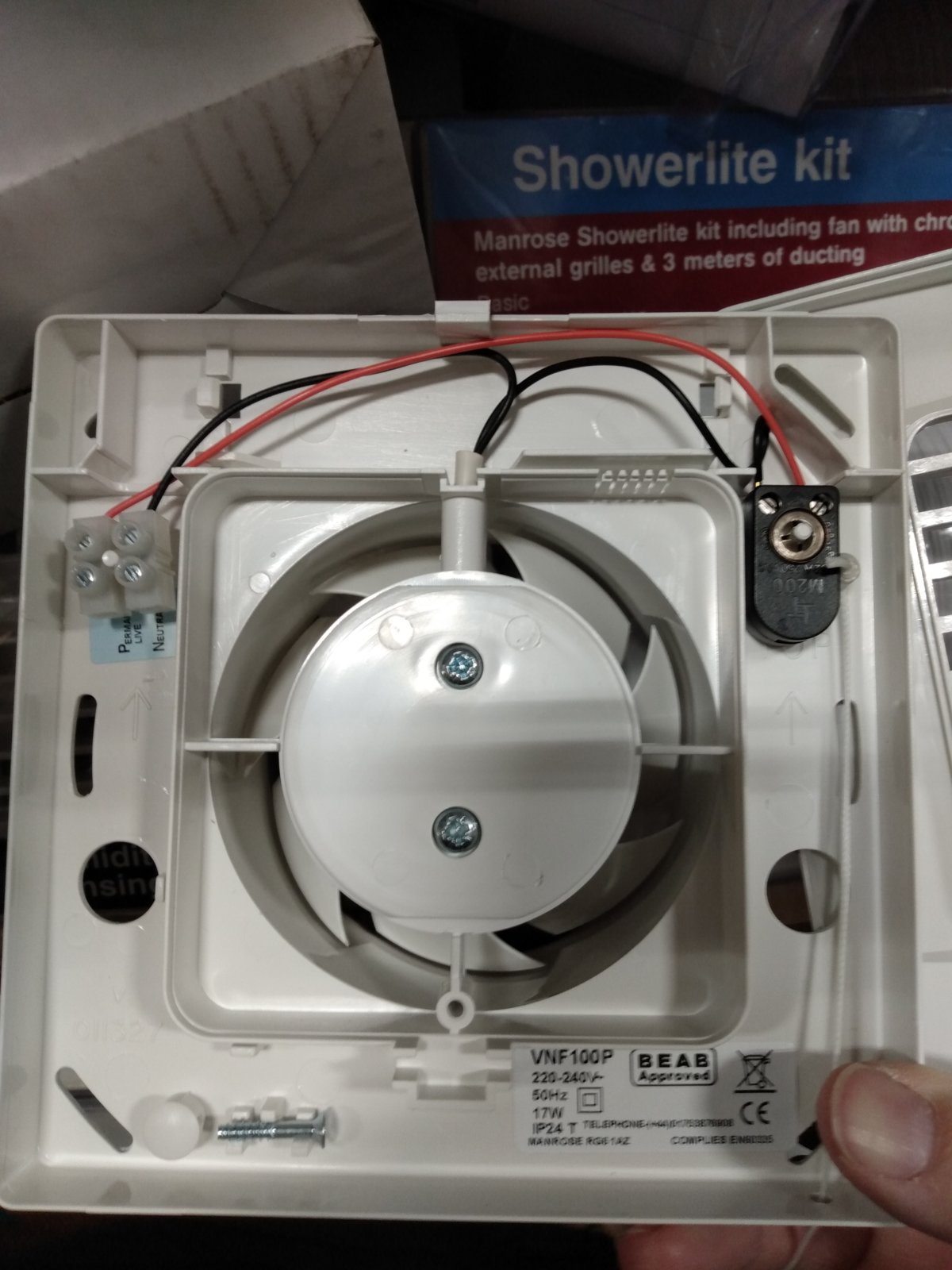 What to do with earth in extractor fan? | DIYnot Forums