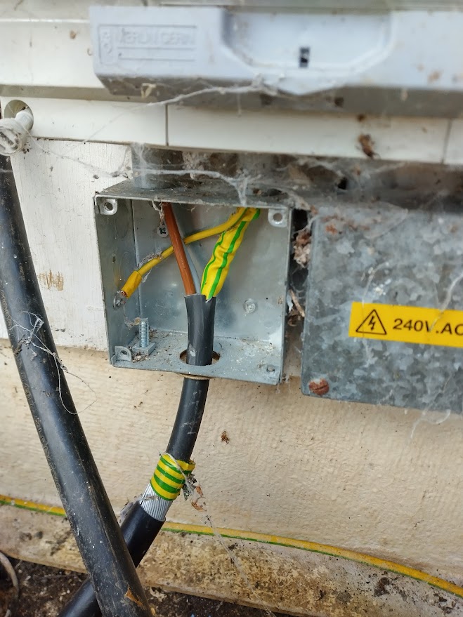 Can you run a cable from 1 bulding to anther building with no rcd | DIYnot Forums