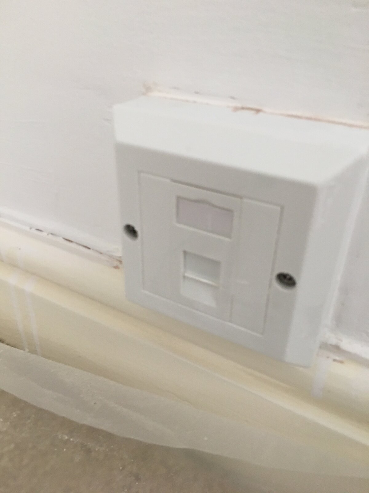 Telephone sockets? id please | DIYnot Forums