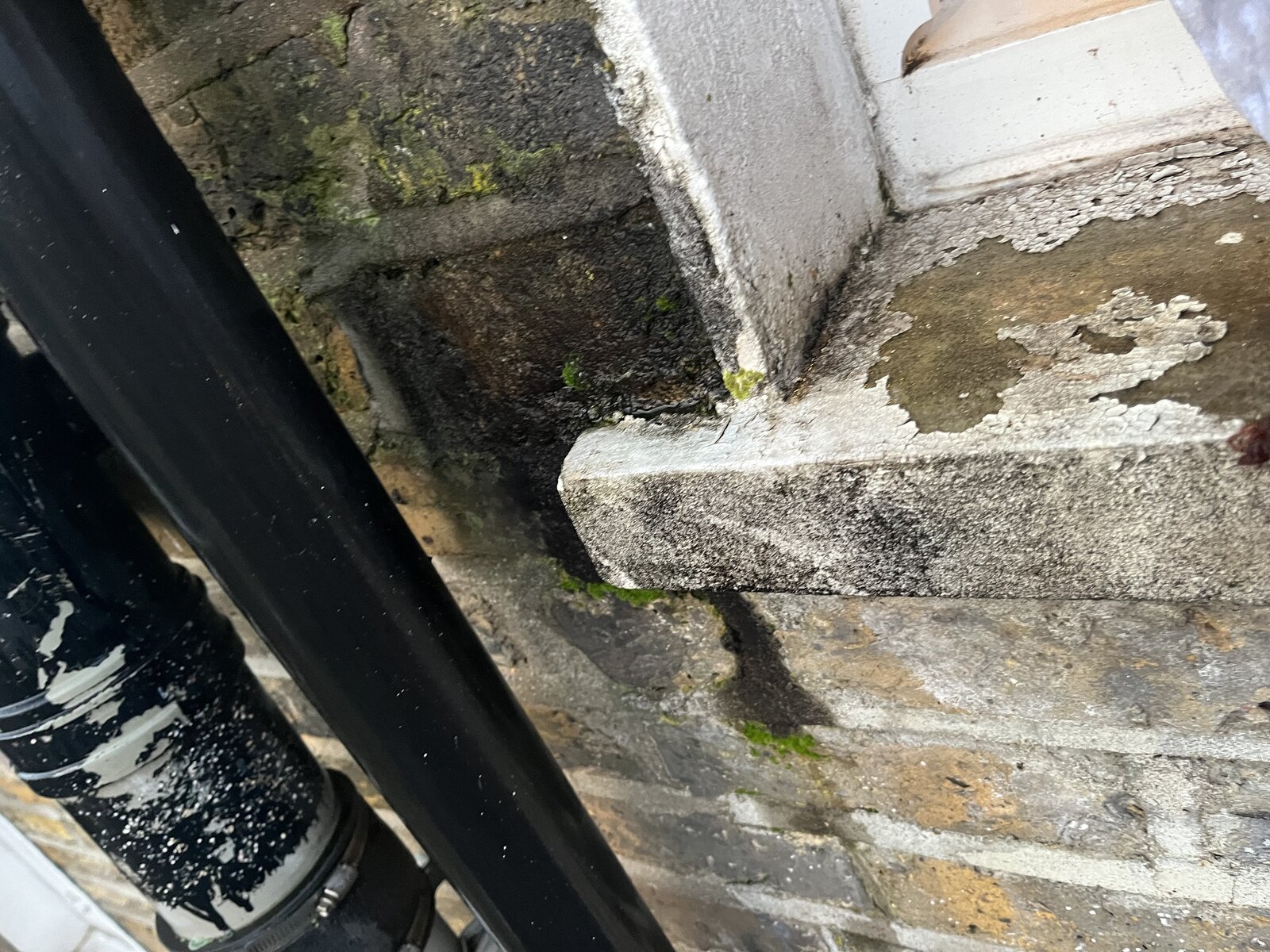 What's causing the damp patch under window sill? | DIYnot Forums