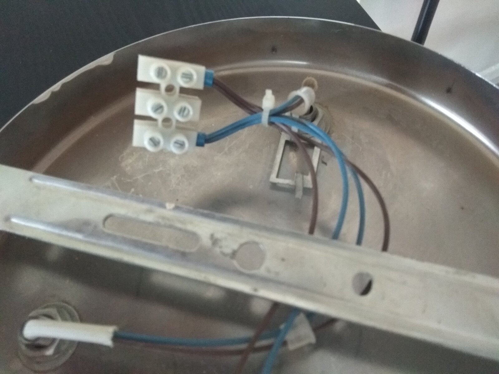 Ceiling light - how to connect wires (photos) | DIYnot Forums