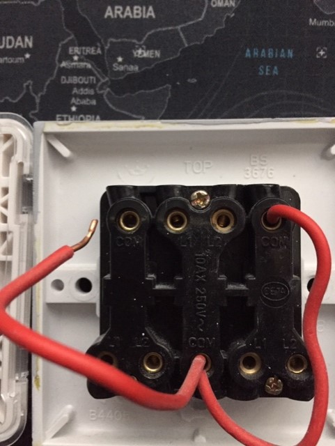 3 gang light switch issue | DIYnot Forums