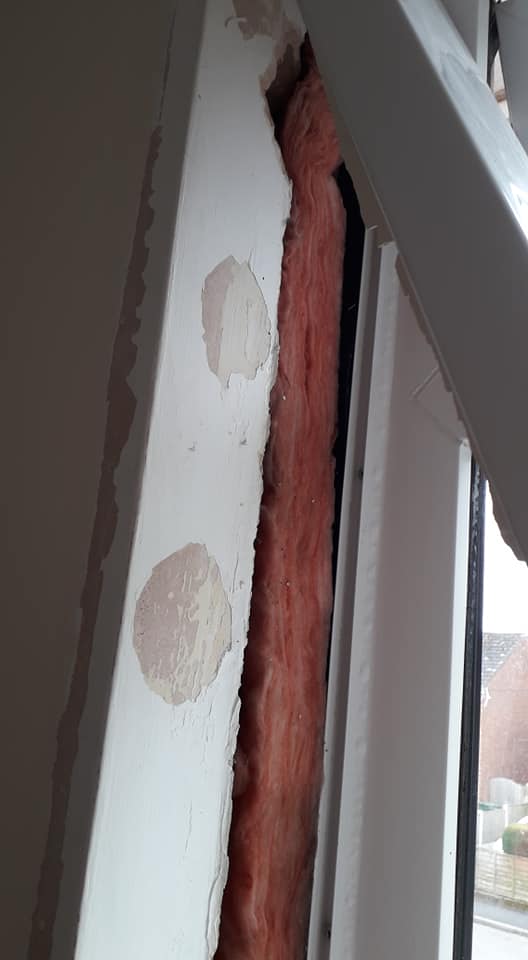 How do you fill in cavity gap around window? | DIYnot Forums