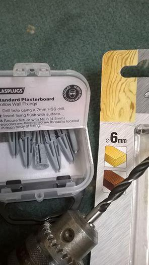 Arched mirror fixings at top or side? | DIYnot Forums