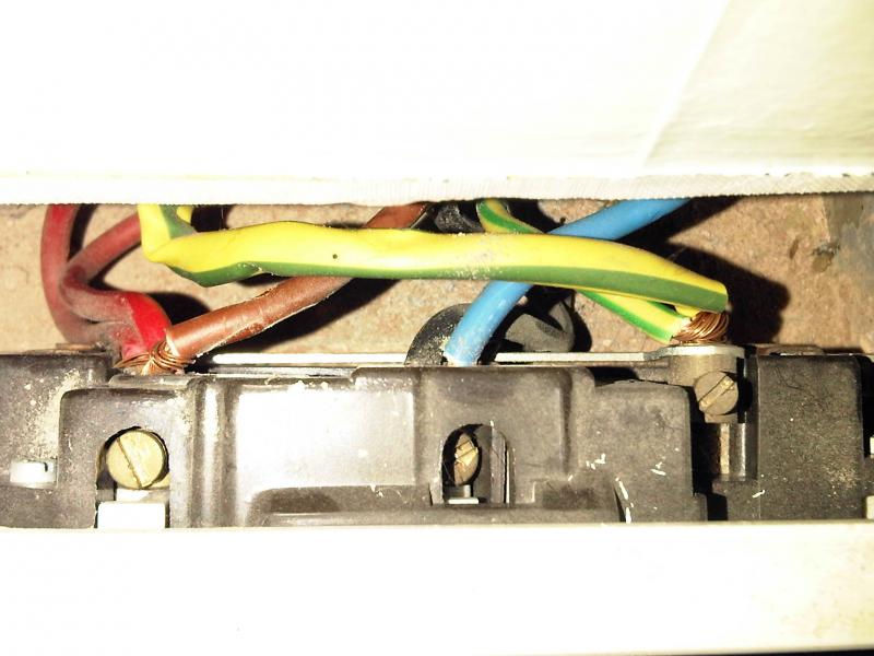 double wall socket | DIYnot Forums