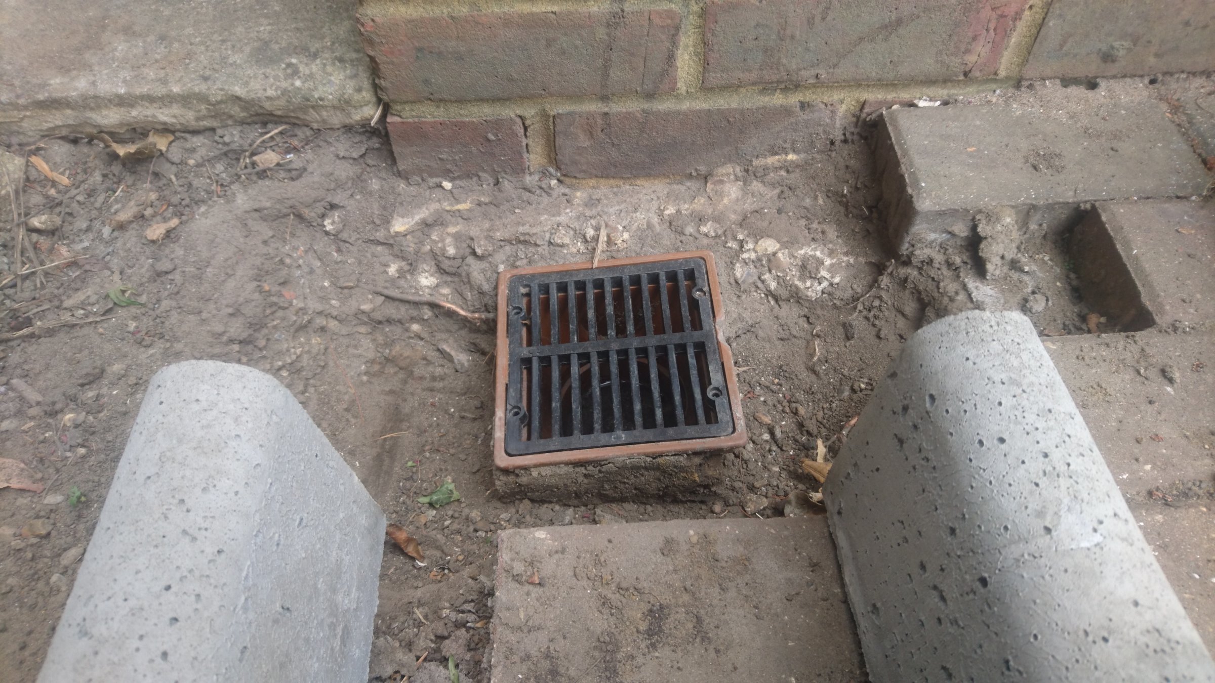 Fitting a gully surround | DIYnot Forums
