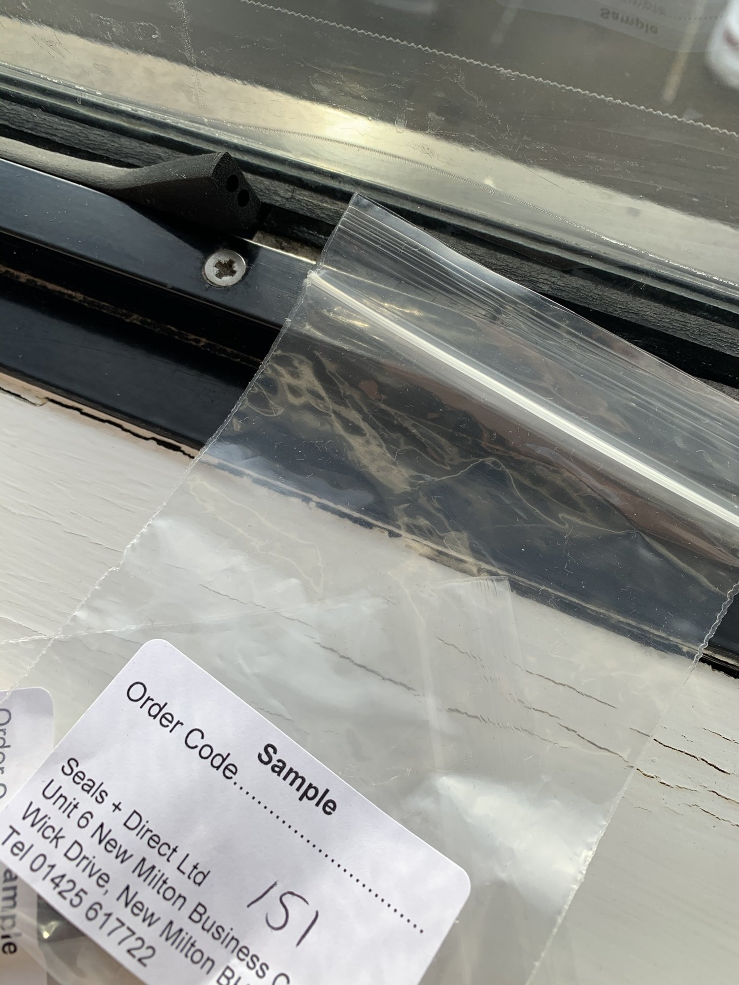 How do I replace this seals, rubbers, silicone for windows? | DIYnot Forums