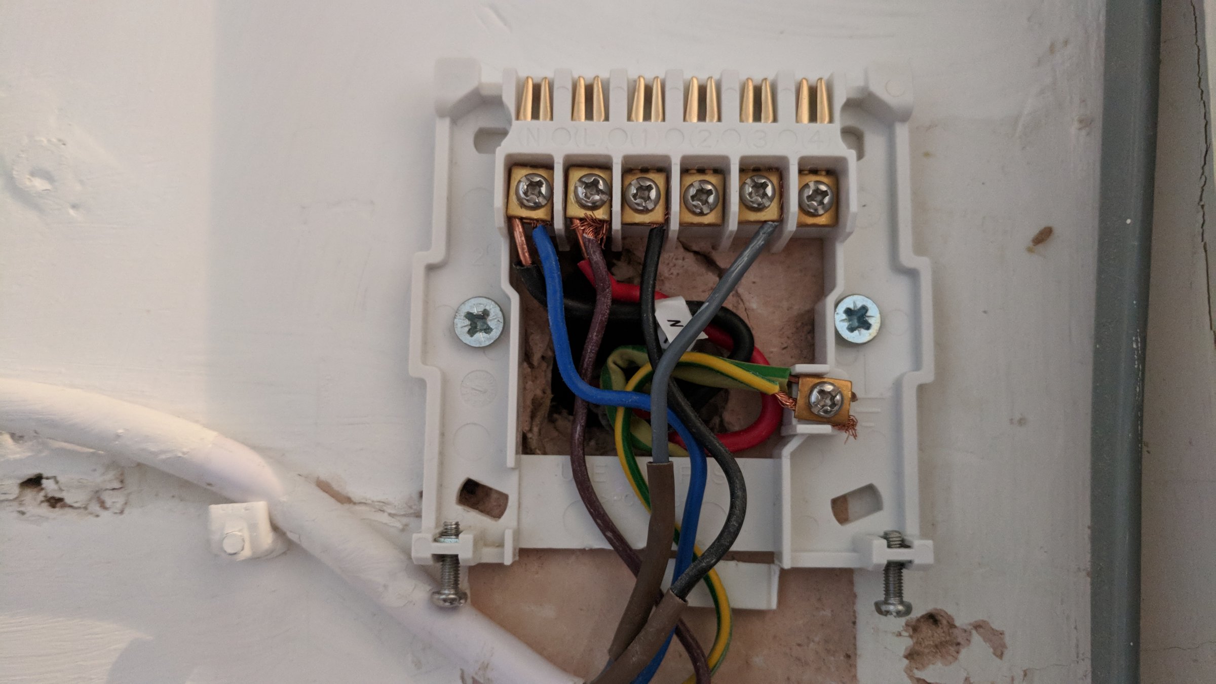 Hive backplate after wiring | DIYnot Forums