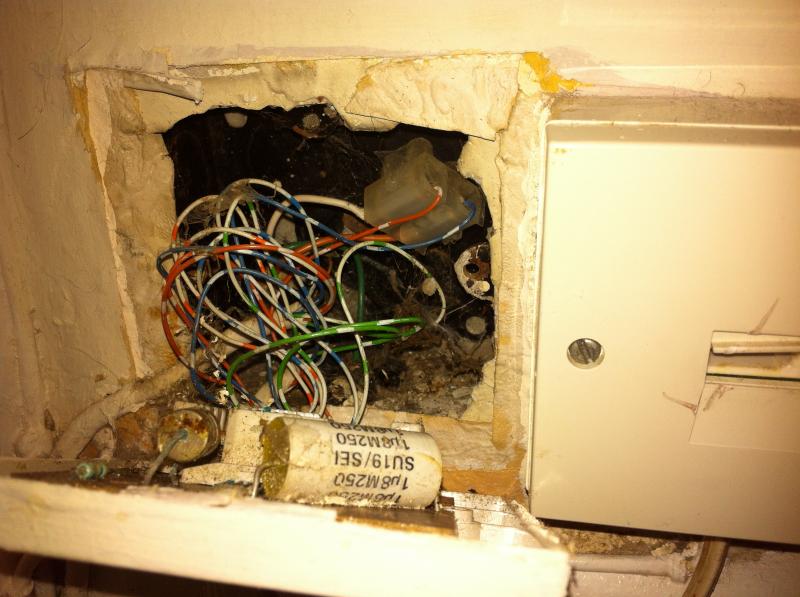 What's going on here? | DIYnot Forums