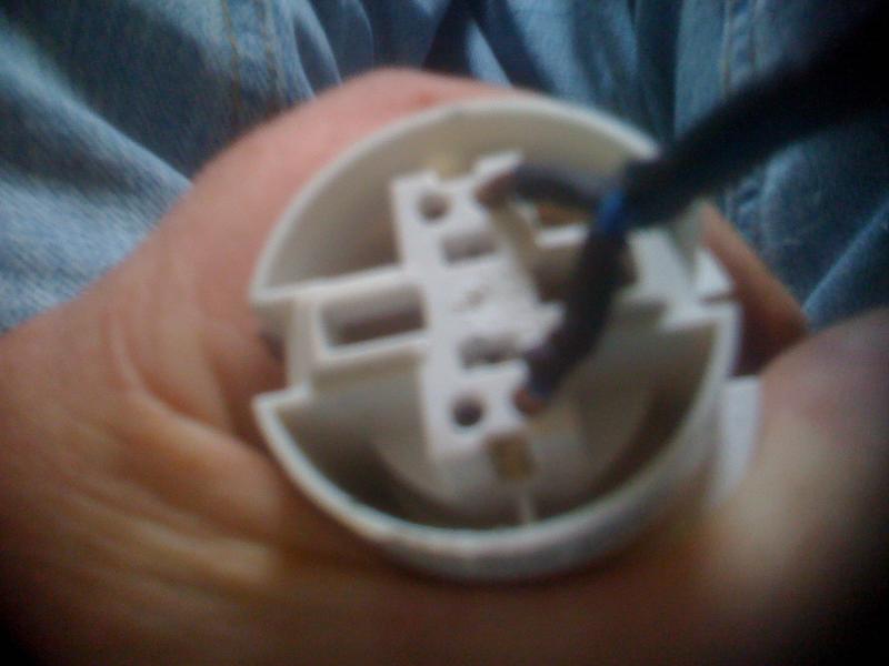 lamp holder cable grips | DIYnot Forums