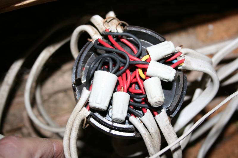B.I. Calenders junction box | DIYnot Forums