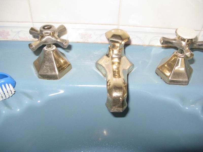 Old bathroom Taps | DIYnot Forums