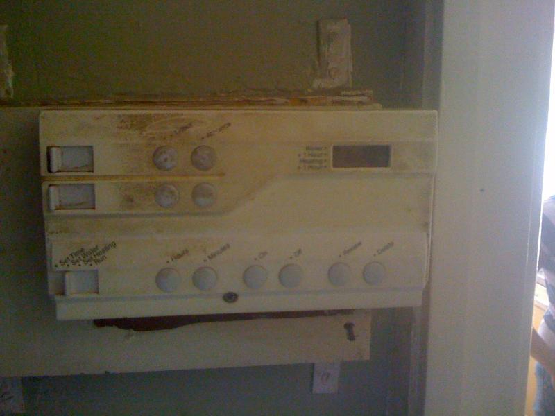 Help Identifying Programmer | DIYnot Forums