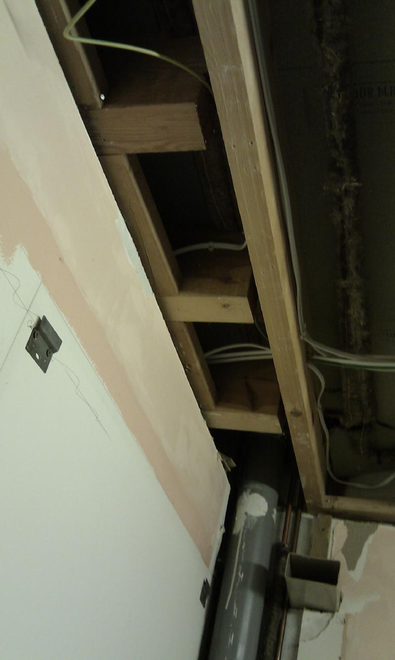 Kitchen Extractor Ducting and Rafters | DIYnot Forums