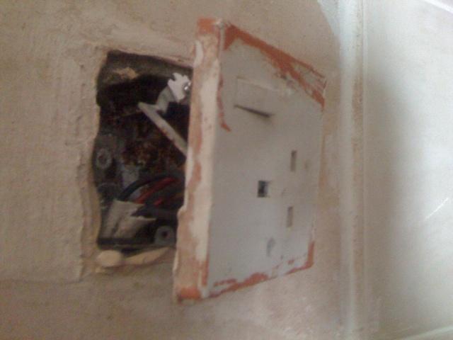 need help removing a single electric socket | DIYnot Forums