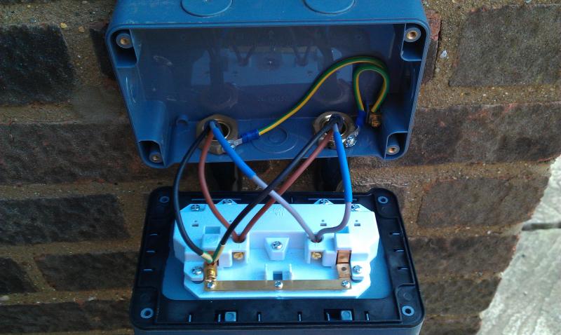 3 Core SWA earthing | DIYnot Forums