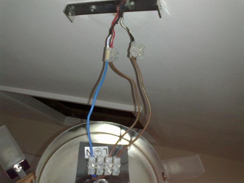 Help please - Wiring top of stairs light | DIYnot Forums