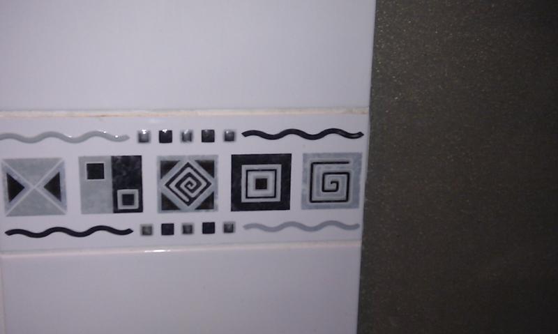 Anyone know this border tile please? | DIYnot Forums