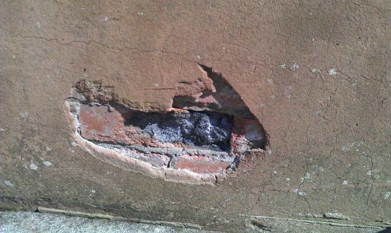 How do i repair the cracks in the exterior wall? | DIYnot Forums