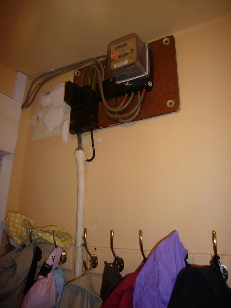 Service cable - aesthetically unpleasing | DIYnot Forums