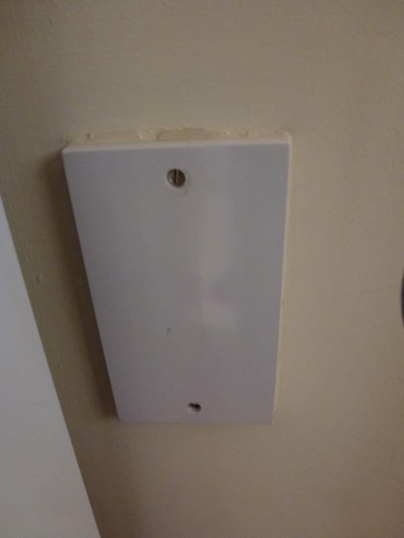 What is this and can it be converted into a double socket? | DIYnot Forums