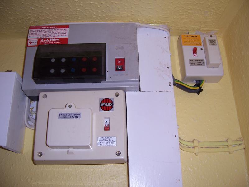 fuse box | DIYnot Forums