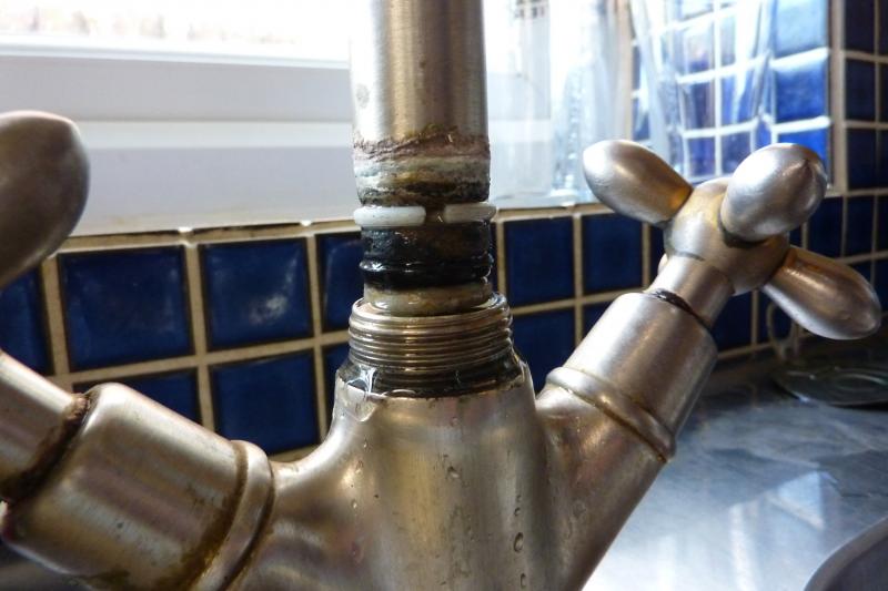 Does anyone recognise this mixer tap? | DIYnot Forums