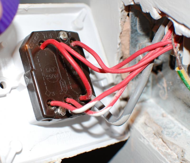 New Light Switches - Different Labelling, Little Help Please | DIYnot Forums