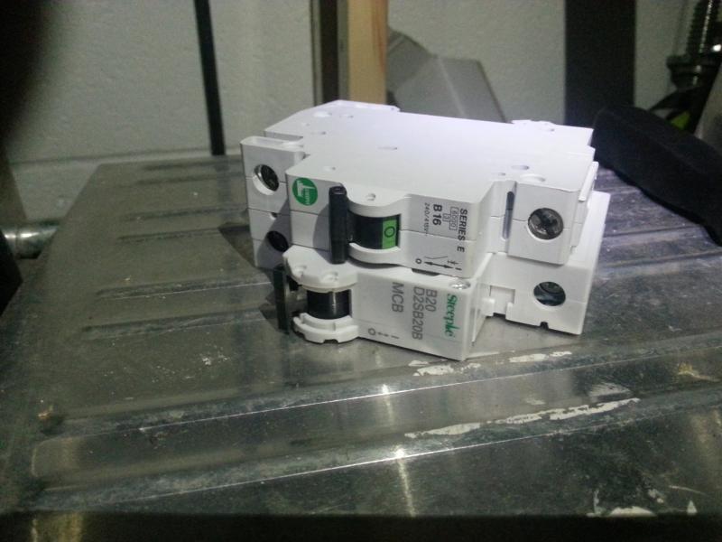 Adding power sockets to detached garage... | DIYnot Forums