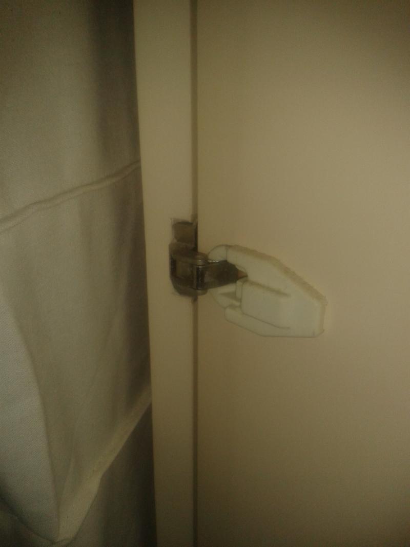 Wardrobe hinges help | DIYnot Forums