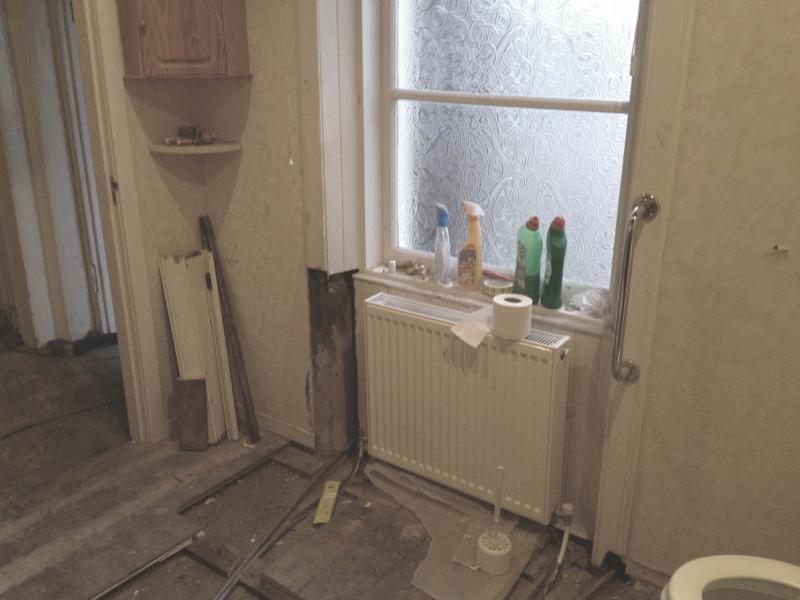 What to do with bathroom floor /concrete/floating | DIYnot Forums