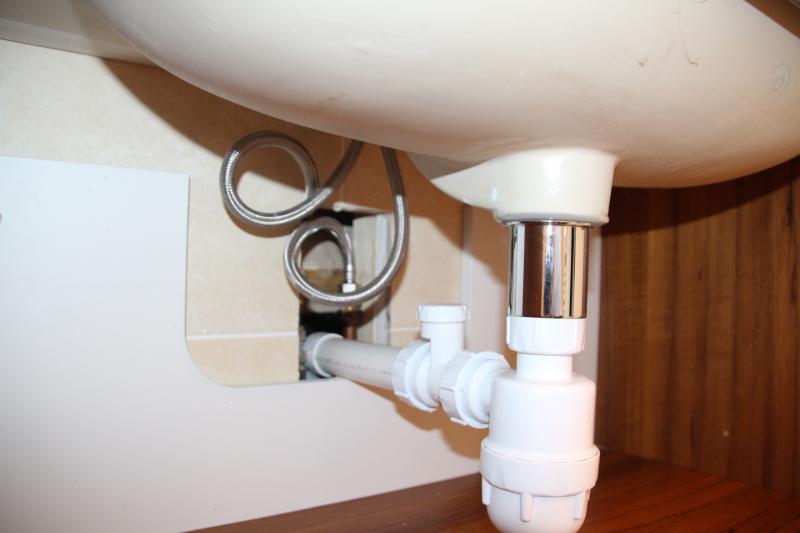Bathroom sink drainage | DIYnot Forums