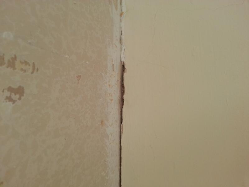 Join between wall and ceiling | DIYnot Forums