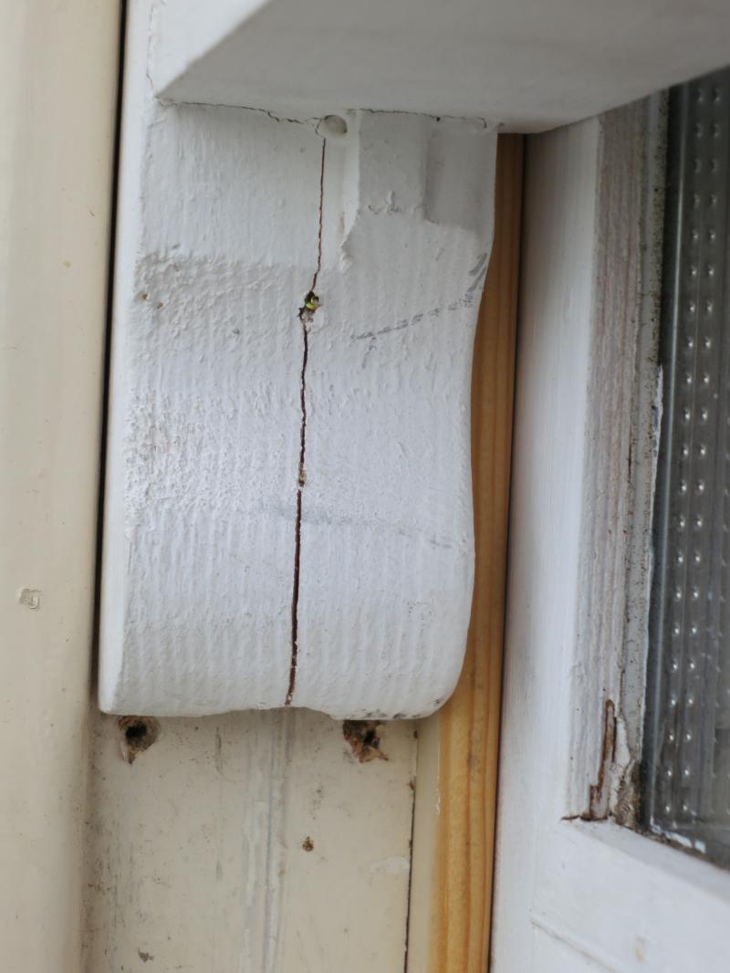 sash windows - damage caused by balance screw (inc. photo) | DIYnot Forums