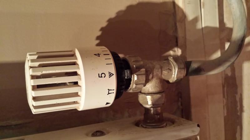 How to remove this TRV? | DIYnot Forums