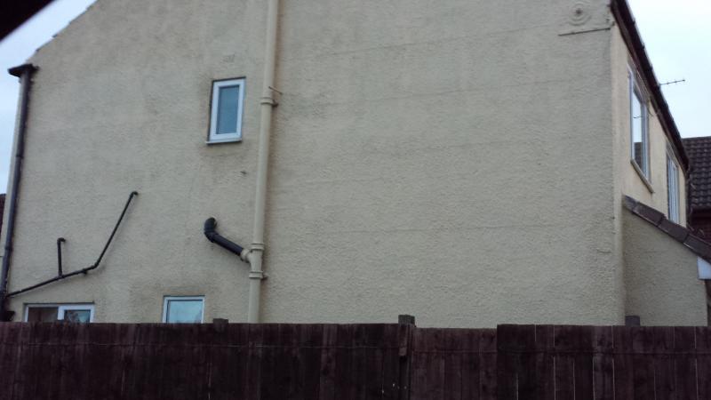 Cavity wall tie failure or render joints. | DIYnot Forums