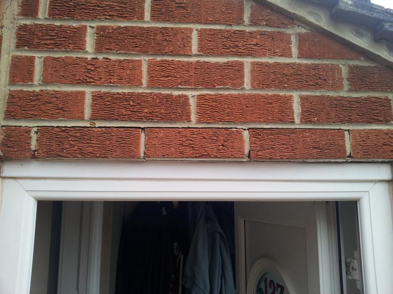 Loose brickwork above door | DIYnot Forums