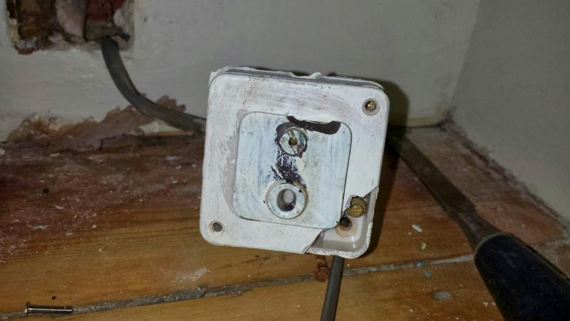 Identify this Fitting / Socket | DIYnot Forums