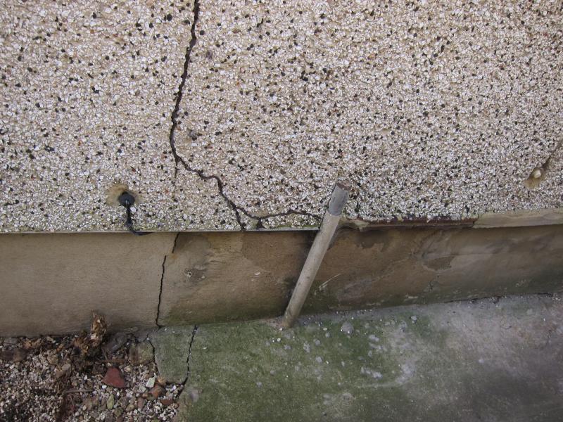 Crack in pebble dash brick wall where extension joins house | Page 2 | DIYnot Forums