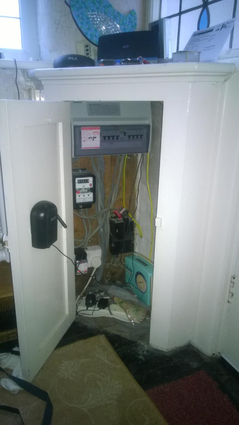 Power to detached garage when no spare way in house CU? | DIYnot Forums