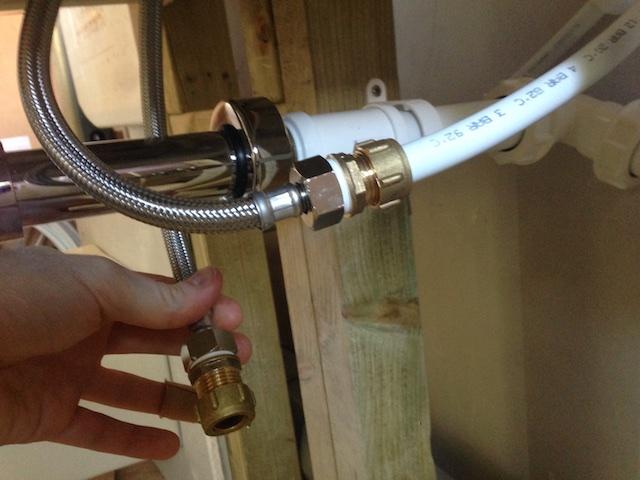 Connect tap to pipe | DIYnot Forums