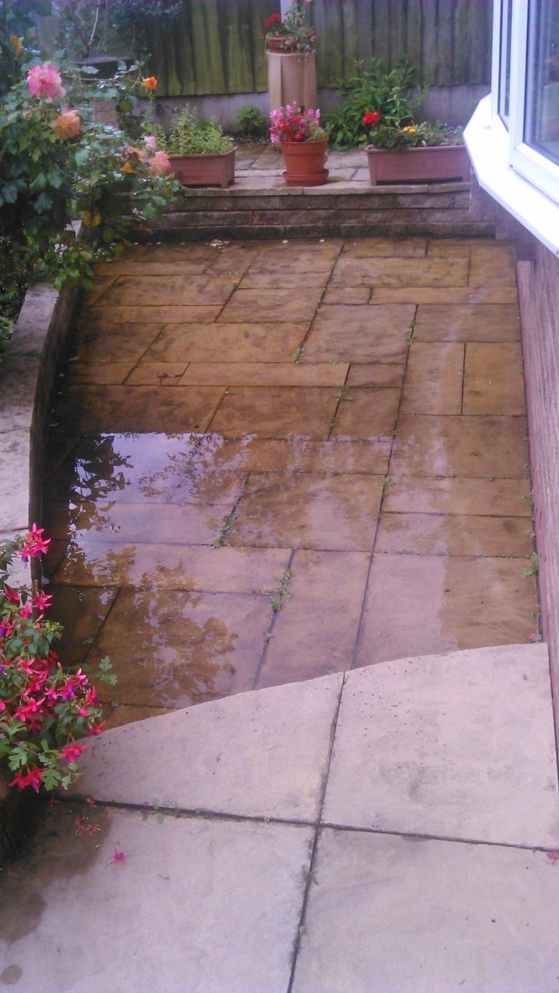 Standing water on back garden slabs | DIYnot Forums